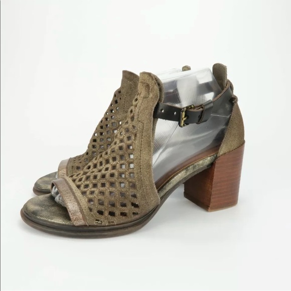 OTBT | Shoes | Otbt Metaphor Bronze Metallic Block Heel Sandal | Poshmark
